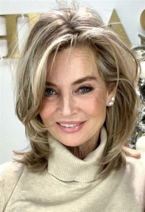 21 Beautiful Hair Styling Ideas For Women Over 50 Valemoods Haircuts
