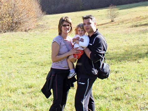 РОМАНТИК Обвиненият ексминистър Делян Добрев подарил кола на жена си