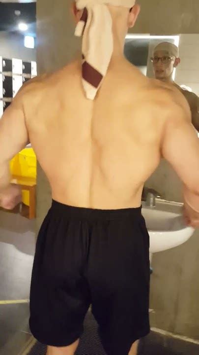 등근육 꿈틀꿈틀 45세 전국가대표 보디빌더 Shorts 변현석 Youtube