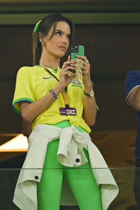 헐리우드 카타르에서 알렉산드라 앰브로시오