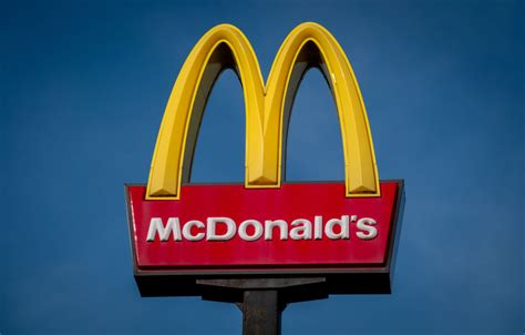 Fan Favorite Mcflurry Flavor Returns To Mcdonald S But Customers