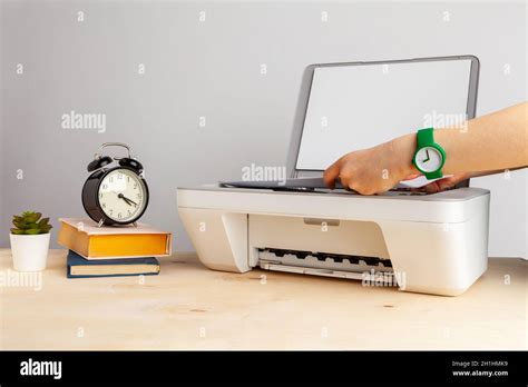 Woman Printer Cartridge Hi Res Stock Photography And Images Alamy