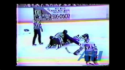 Qmjhl Feb 8 1987 Yves Gaucher Chi V Stephane Roy Gra Chicoutimi Sagueneens Granby Bisons Youtube