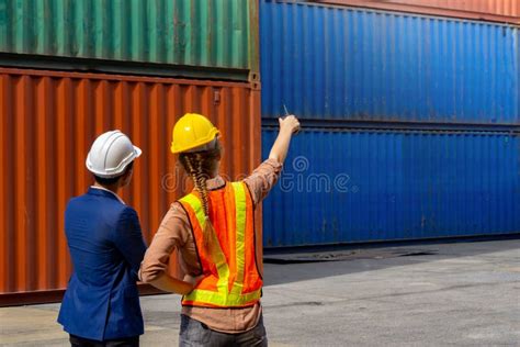 Women Industrial Workers And Engineer Are Discussing The Job Planning