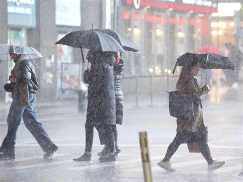 Nyc Weather Major Storm Lingers As Thousands Without Power New York