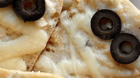 Mummy Garlic Bread Pat Cooks