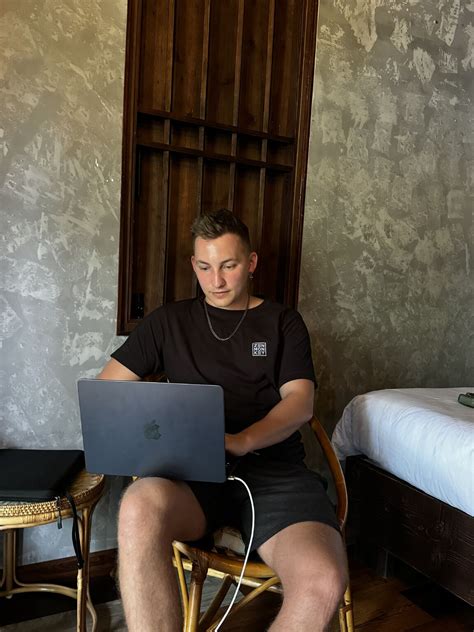 Ive Lived In 8 Countries Over The Last 12 Months All While Building A Business From My Laptop