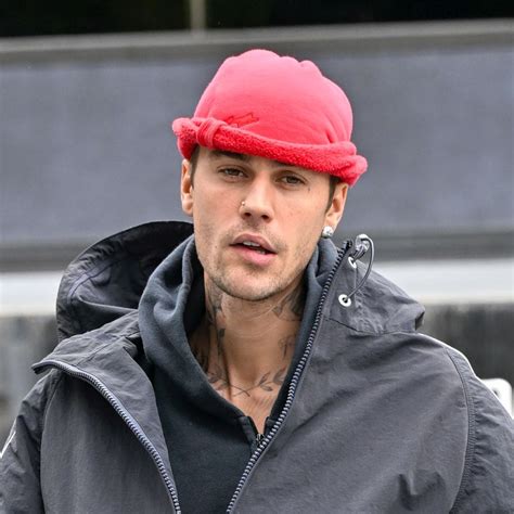 Shirtless Justin Bieber Visits Medical Building Video