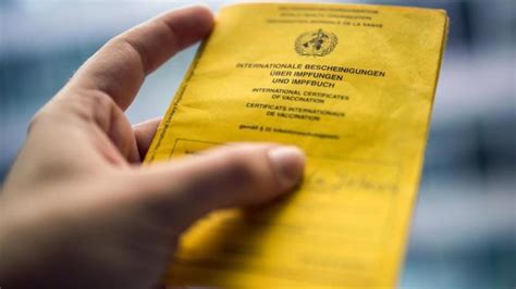 Reisedokumente Warum Der Gelbe Impfpass Für Reisende So Wichtig Ist