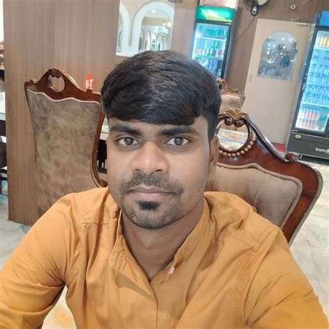 Sumit Kumar Singh आम जनता के हितों और अधिकारों के प्रहरी हमारे सभी पत्रकार साथियों को हिन्दी