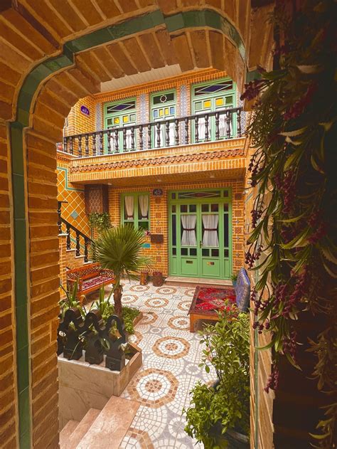 اجاره عمارت سنتی دیبا قم