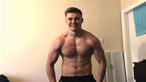 Aesthetics Bodybuilder Flexing Workout Life Shoulder Striations