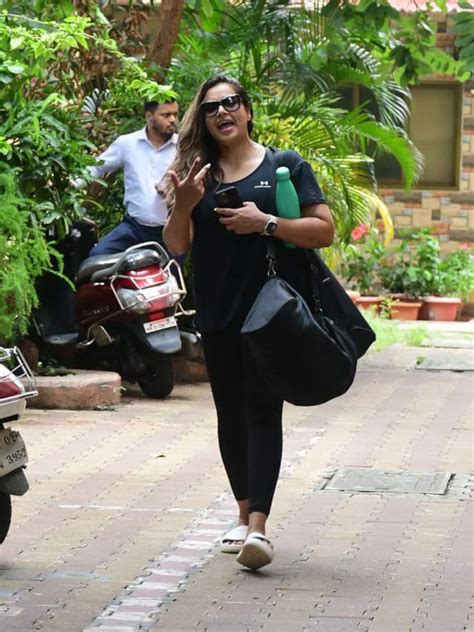 नहीं किया था मेकअप फिर भी क्लिक कर ली Photos गुस्से में चिल्लाई हसीना