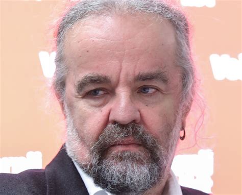 Miljenko Jergović Dobitnik Nagrade Fric 202122 Za Djelo Trojica Za Kartal Novi List