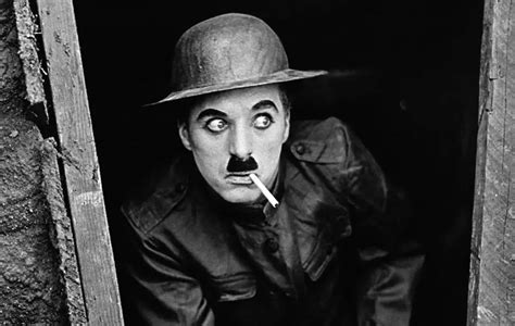 عکس نادر از چارلی چاپلین در ۱۶ سالگی؛ چهره متفاوت اسطوره کمدی جهان در نوجوانی