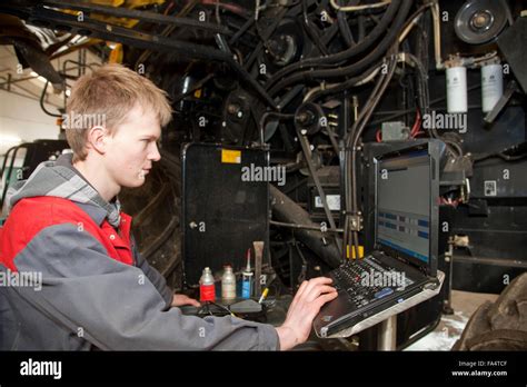 Practical Education To The Mechatronic Fault Analysis With A Computer At A Combine Harvester