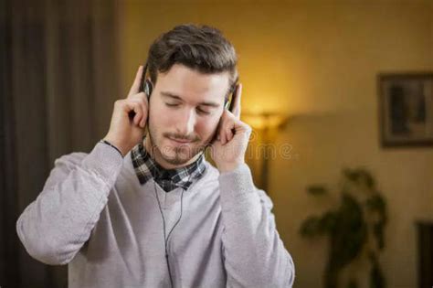 提升第二语言听力的正确打开方式：精听or泛听？兼听！