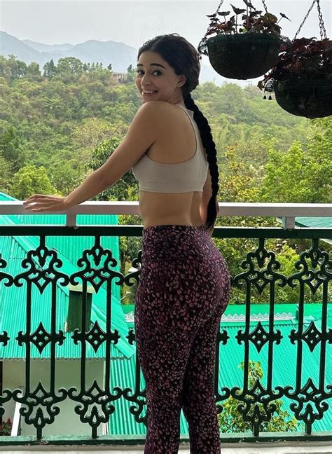 Ananya Pandey Pe Bhi Mehnat Din Raat Chal Rahi Hai Rindianactressx