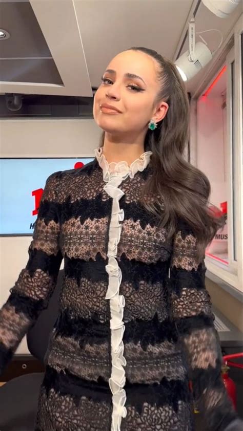 Pin On Ft Sofa Carson Sofia Carson Lily Collins Style Sofia