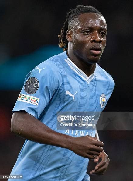 Jeremy Doku Of Manchester City During The Uefa Champions League Group Foto Jornalística