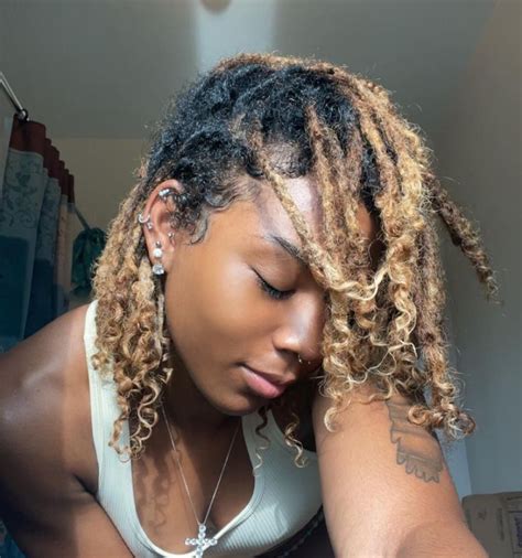 27 Locs With Loose Ends Hairstyles To Try Thrivenaija Short Locs