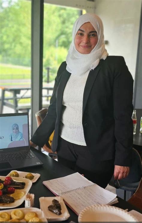 Nazek Shanabo Zoekt Een Werkplek Wil Je Met Haar Meedenken Nazek