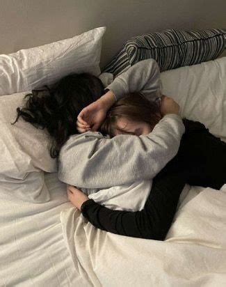 Cute Lesbian Aesthetic Couples Wlw Couple Poses Reference Gay Couple