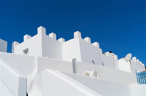 Premium Photo Traditional Greek Village Of Santorini White Walls