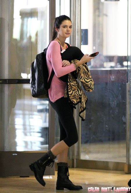 Exclusive Suddenly Shy Kendall Jenner Flips The Bird In Hawaii Celeb Dirty Laundry