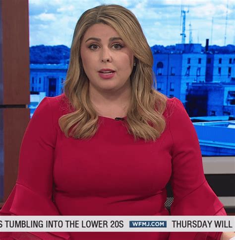 Lindsay Mccoy Wfmj R Curvynewswomen