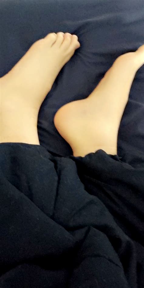 Unprotected R Tgirl Feet
