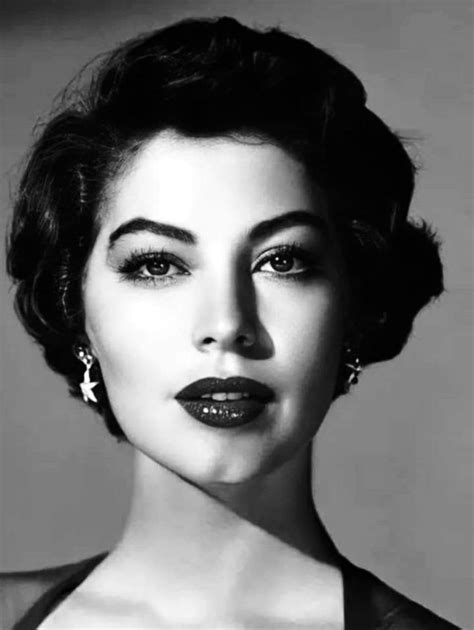 Movies For Life Old Hollywood Women 1940s Glamour Classical Beauty