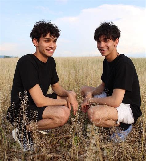 Pin By Ari 2117 On Dobre Twins Twin Guys The Dobre Twins Marcus Dobre
