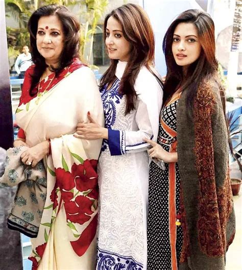 Indian Mom Or Daughters Scrolller Indian Mom Or Daughters Scrolller