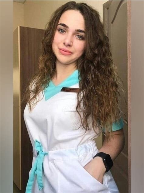 Создать мем медсестра красивые девушки медики девушка врач
