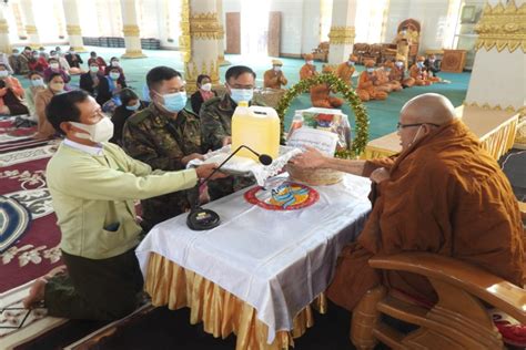 တပ်မတော်ကြည်း၊ ရေ၊ လေမိသားစုများနှင့် စေတနာရှင်ပြည်သူများက ဆွမ်း ဆန