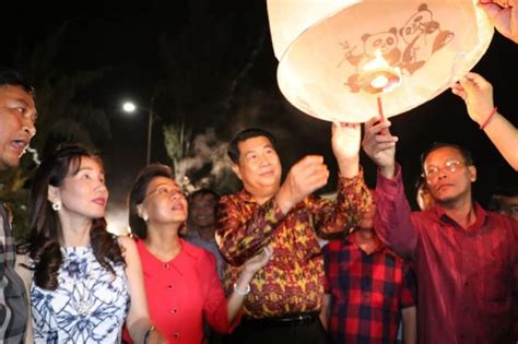 ទិដ្ឋភាព កាំជ្រួច ឆ្លង ឆ្នាំ សកល ២០១៩ នៅ រាជធានី ខេត្ត Thmey Thmey 25