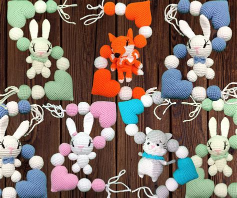 Ръчно изработена плетена бебешка играчка дрънкалка за количка кошара Handmasters Bg