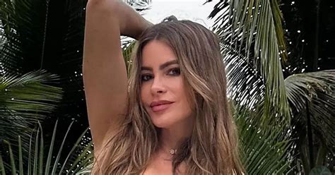 Sofia Vergara Posed For Some Stunning Selfies Wearing A Tiny Green Swimsuit And Nothing Else