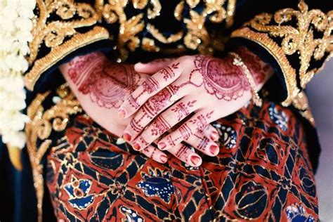 Henna Bride Stock Photos Images And Backgrounds For Free Download