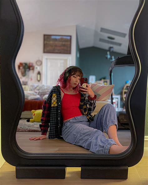 Skepticalpickle 🖤🖤🖤 Its A Beautiful Day To Join My Fanhouse