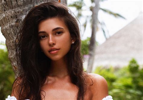 Cristynek Keresn Nk Egy Kutat Ahol Hat S Gi Ron Adj K A Pr Miumbenzint Player Hu