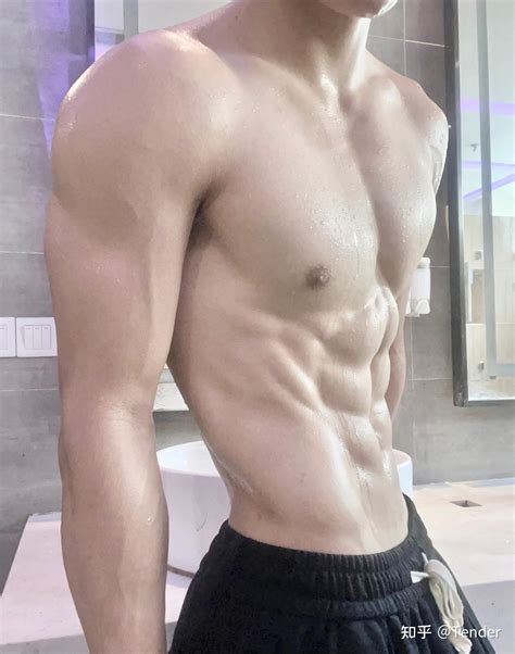 现实生活中男孩子真的有完美的腹肌吗？∇ 知乎