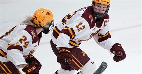 Grace Zumwinkle Named National Co Player Of The Month In Womens Hockey