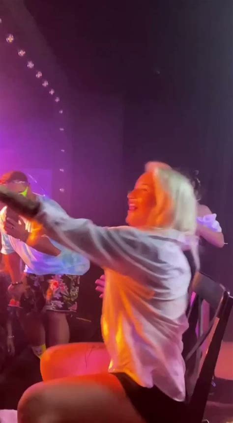 Fitz Chivalry On Twitter 🇷🇺🔥 Russian Men Fight To The Death The Women Enjoy Moscows