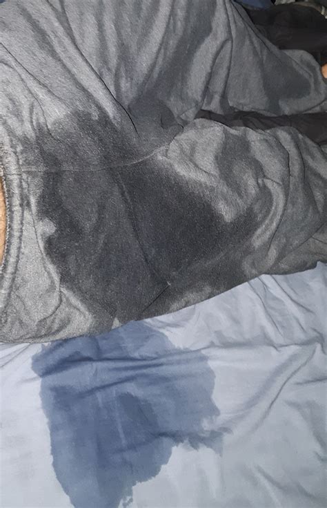 Wet My Bed Omorashi Experiences Omorashi