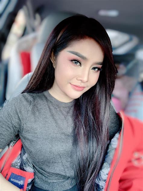 បាន មុន្នីល័ក្ខ ជួបទុក្ខ Live វីដេអូទាំងទឹកភ្នែក ព្រោះត្រូវចោរលួចទូរស័ព្ទ ពេលដើរផ្សារ មានវីដេអូ