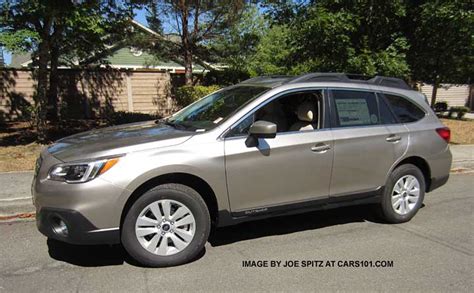 2015 Outback Exterior Photographs