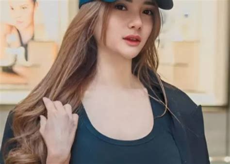 Intip Profil Feby Senda, Selebgram Asal NTT yang Ramai Soal 3 Lawan 1