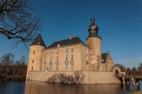 Premium Photo | The castle of gemen in germany